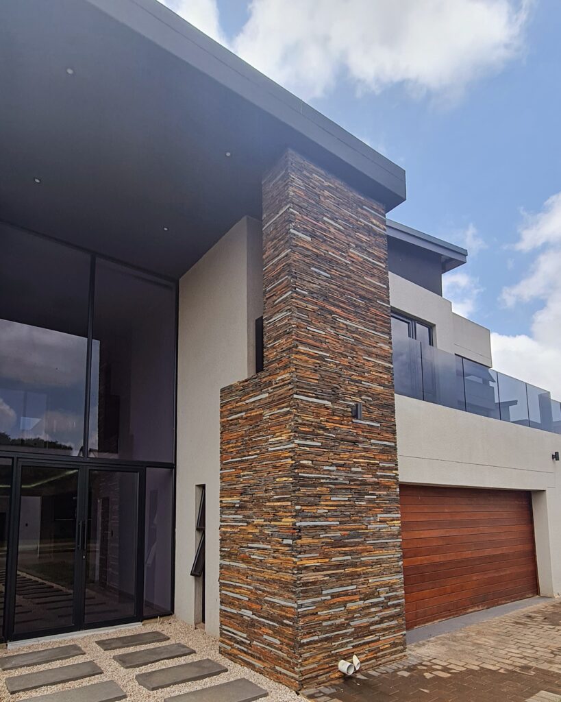 RICH AUTUMN STRIP WALLING - Masterstone